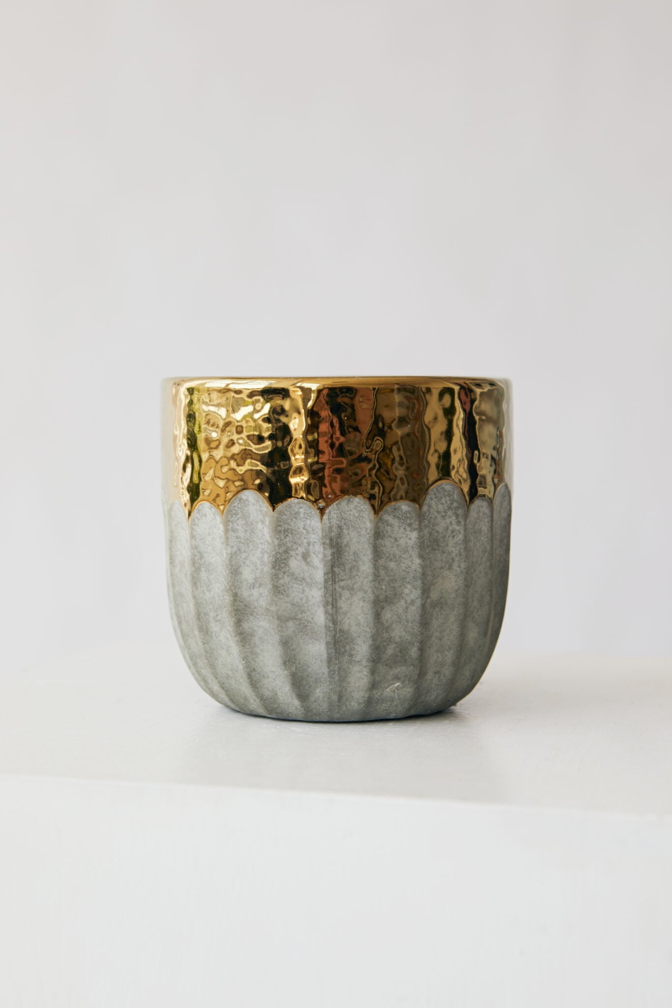 Molinis vazonas paauksuotomis detalėmis — Story by Nature